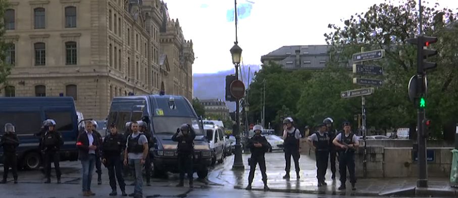 Disparos en Notre Dame generan una falsa alarma en el mundo Disparos en Notre Dame generan una falsa alarma en el mundo